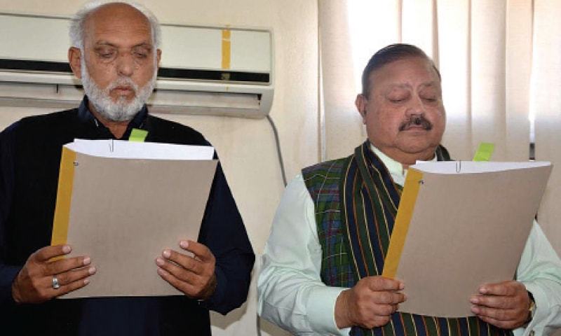 Sultan Mehmood sworn in as PTI MLA - Newspaper - DAWN.COM