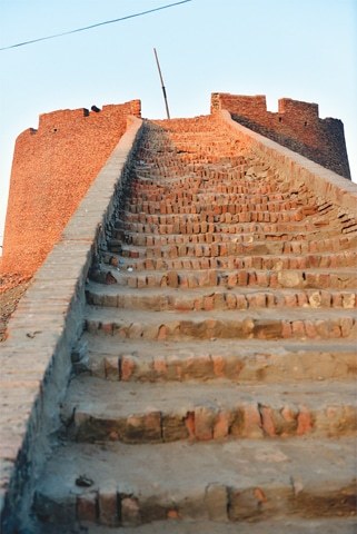 Umerkot: Lost in history - Newspaper - DAWN.COM
