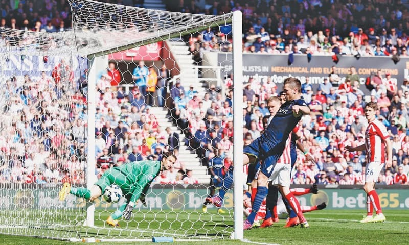 Adam dents Saints’ Euro bid - Newspaper - DAWN.COM