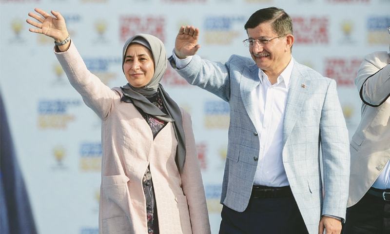 Turkish PM holds big election rally in Istanbul - World - DAWN.COM