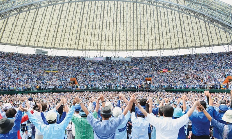 Thousands protest against US military base in Okinawa - World - DAWN.COM