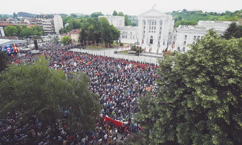 Protesters vow to force out PM as Macedonian crisis deepens - World ...