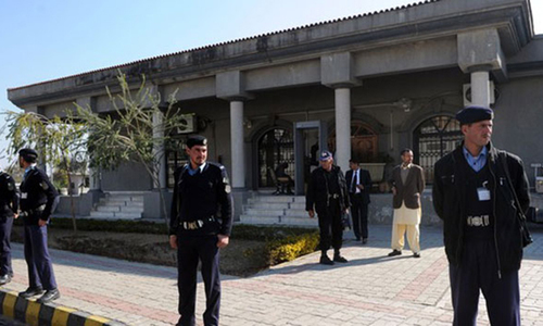 IHC scraps contract of Diplomatic Enclave shuttle service - Pakistan ...