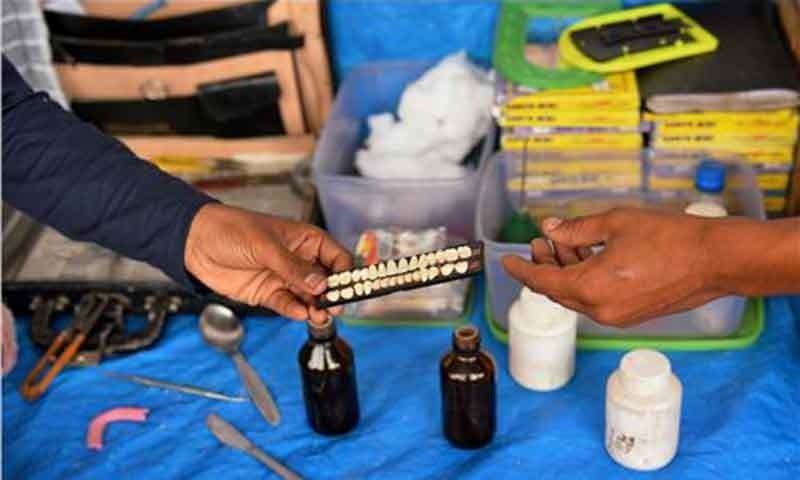 India's street dentists filling gap for the poor - World - DAWN.COM