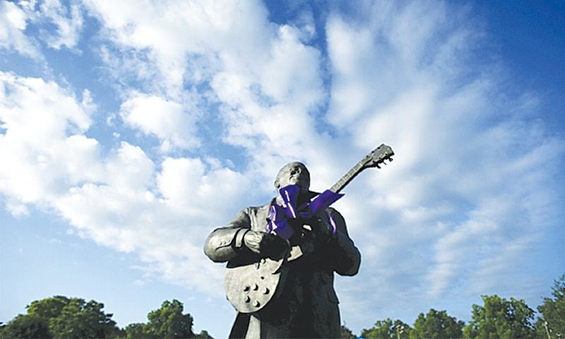 Hundreds attend B.B. King’s funeral - Newspaper - DAWN.COM