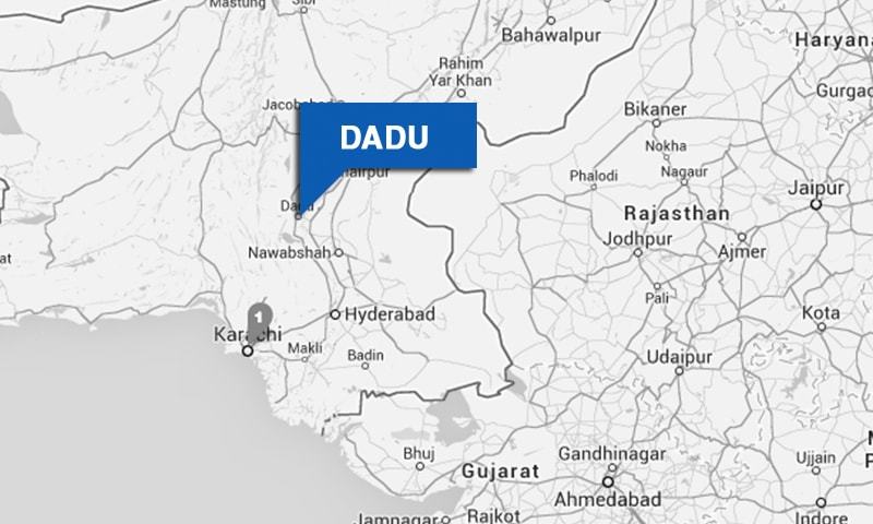 Dust storm, rain hit Dadu district - Newspaper - DAWN.COM