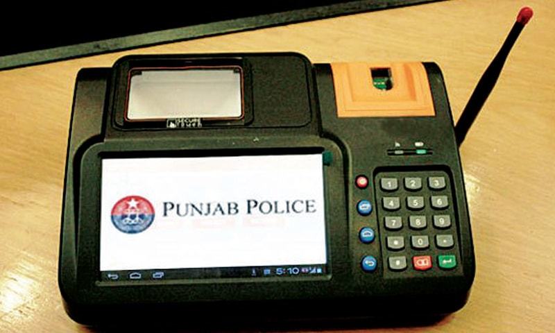 Police officials given biometric machines - Newspaper - DAWN.COM