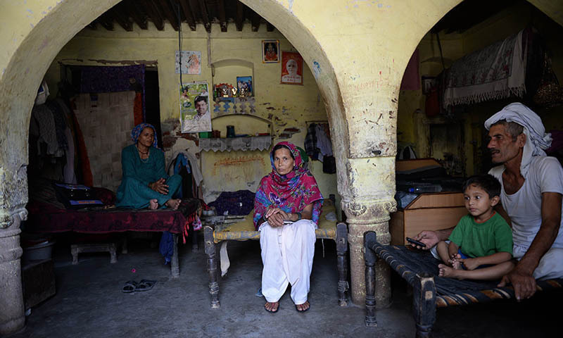 Only one in 10 homes in rural India has fridge - World - DAWN.COM