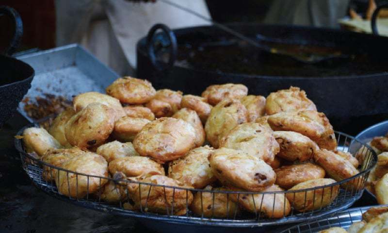 Kachori: the official puffed pastry of Ramazan - Pakistan - DAWN.COM