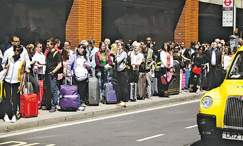 Chaotic scenes as London Tube staff go on strike - World - DAWN.COM