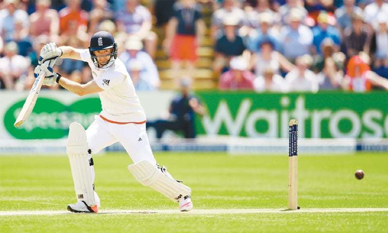 Bell strikes form as England take charge - Newspaper - DAWN.COM