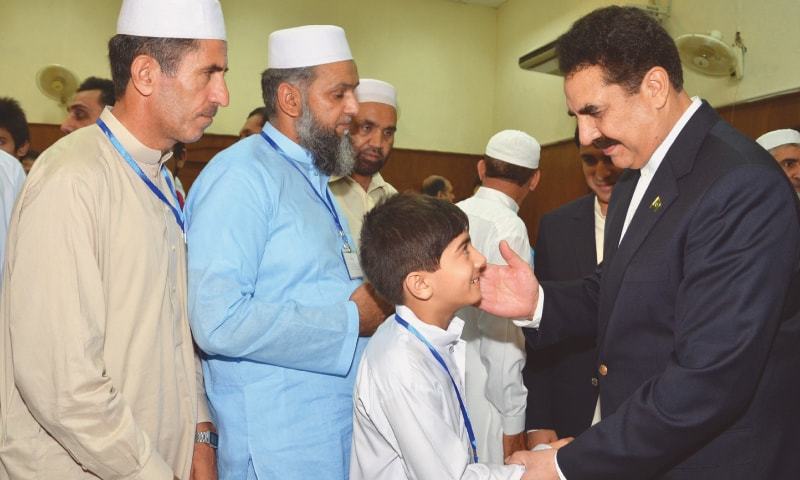 APS attack victims have united nation, says army chief - Pakistan ...