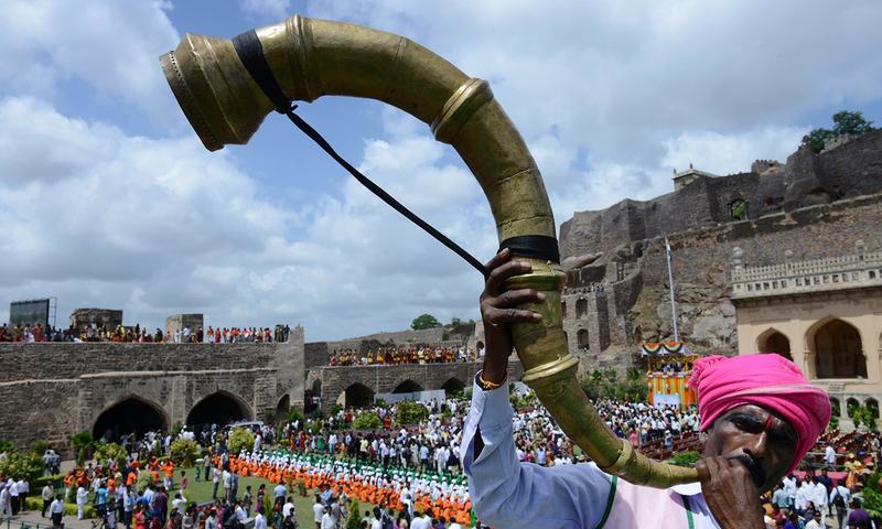 In pictures: India's 68th birthday celebrations - World - DAWN.COM
