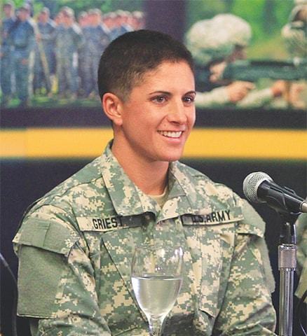 First women finish combat training at US Army’s school - World - DAWN.COM
