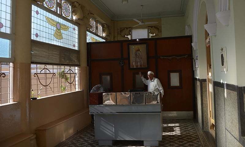 Pakistan's fading Parsi community looks abroad - Pakistan - DAWN.COM