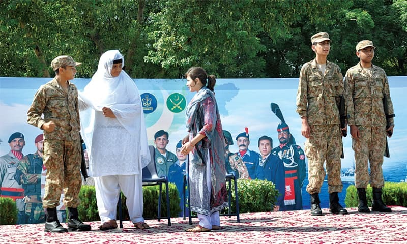 Homage paid to army martyrs - Pakistan - DAWN.COM