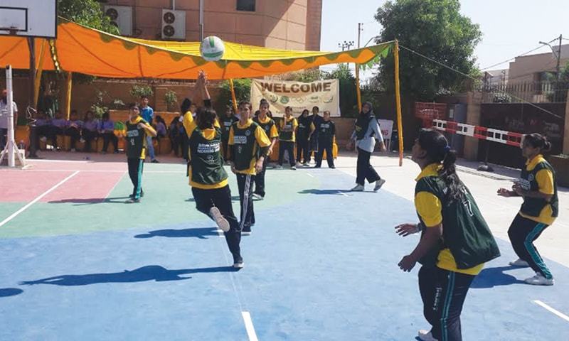 Girls throwball semi-finals and finals set for today - Newspaper - DAWN.COM