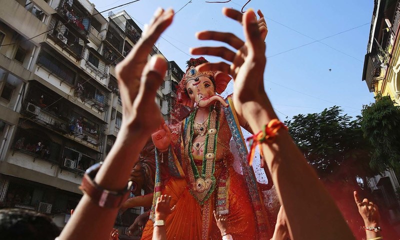 Indian Hindus send deity Ganesha off in style - World - DAWN.COM