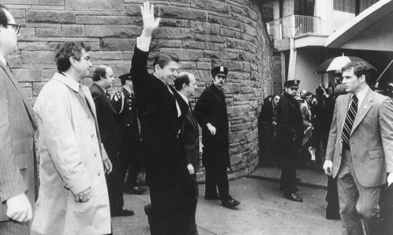 Secret Service agent who saved Reagan dies - World - DAWN.COM