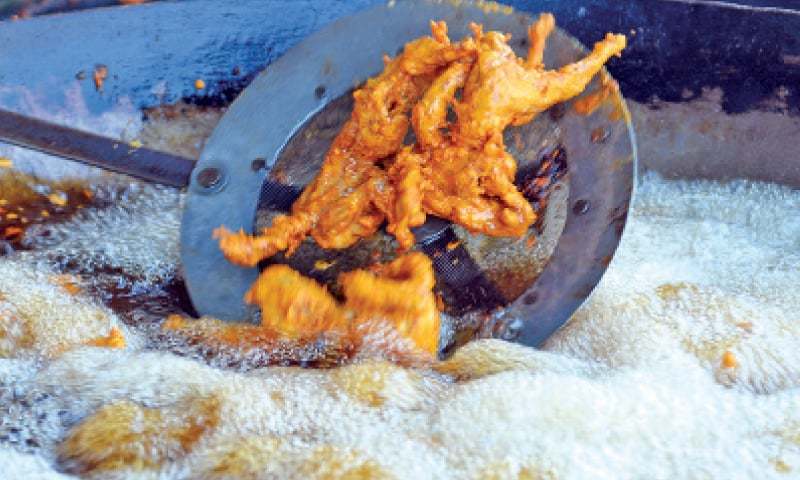 Hunting for batair in the garrison city - Newspaper - DAWN.COM