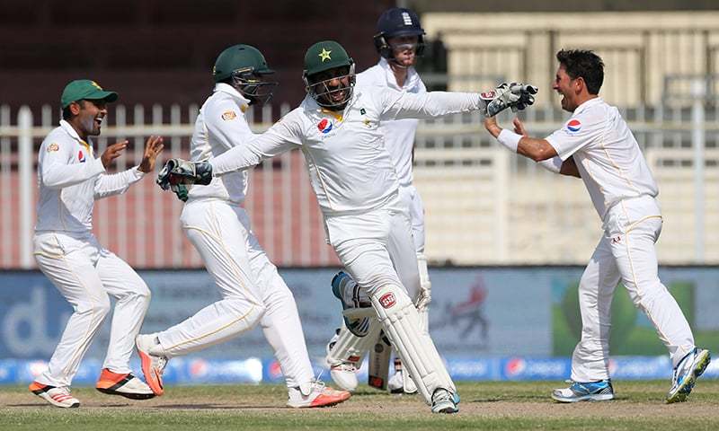 Legendary Qadir offers guarded praise to Green-shirts - Sport - DAWN.COM