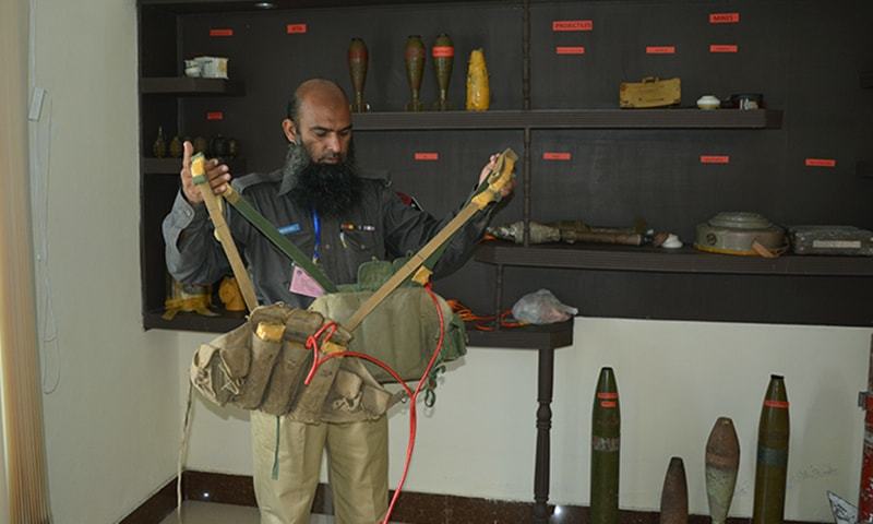 Bomb disposal pros get top training at Nowshera's explosive handling ...
