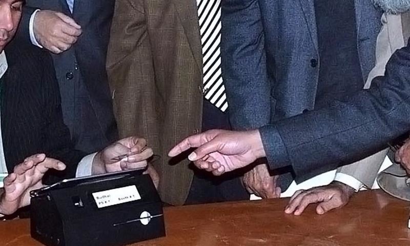 Deadlock over cost of hardware for biometric voting system - Pakistan ...