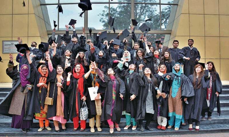 More than 1,600 UET students get degrees - Newspaper - DAWN.COM