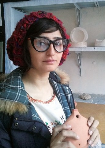 Meet Kalsoom – ethnic musical instruments’ inventor - Newspaper - DAWN.COM