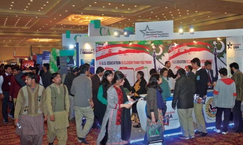 Students turn up at Dawn Education Expo in droves - Newspaper - DAWN.COM