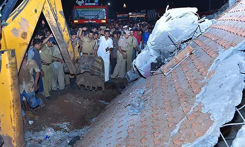 India temple fire kills over 100 people watching fireworks - World ...
