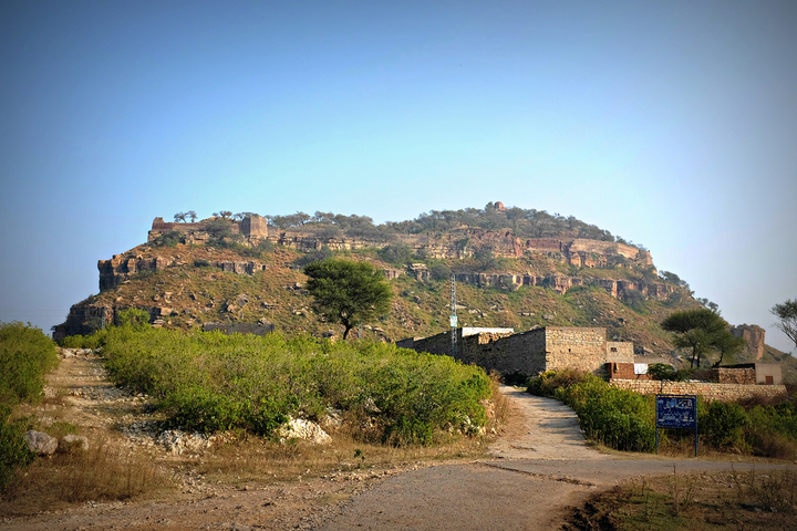 In the footsteps of Rajas: A journey through the soul of Potohar - DAWN.COM