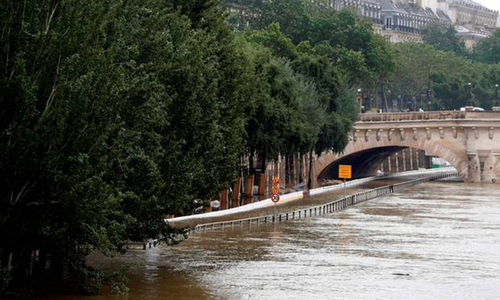 Louvre reopens after flooding - World - DAWN.COM