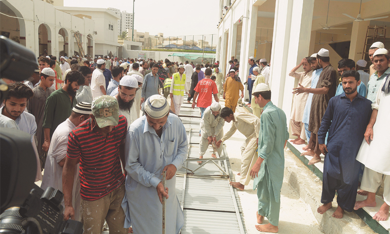 Six die as mosque shed collapses in Karachi - Newspaper - DAWN.COM