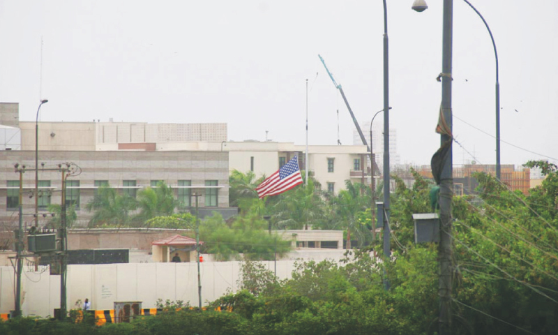 Flag at US consulate flies at half mast - Newspaper - DAWN.COM