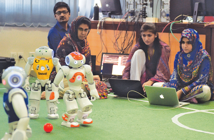 Roboteers hunt for football glory - Pakistan - DAWN.COM