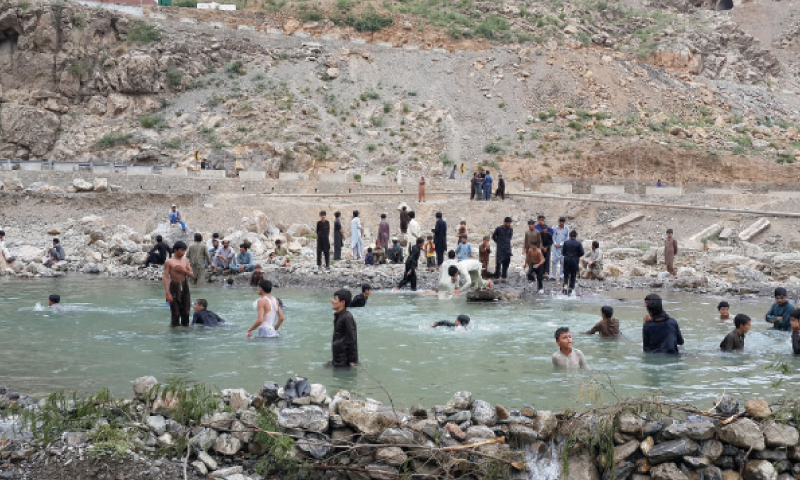 Natural springs attract crowds in Khyber Agency - Newspaper - DAWN.COM