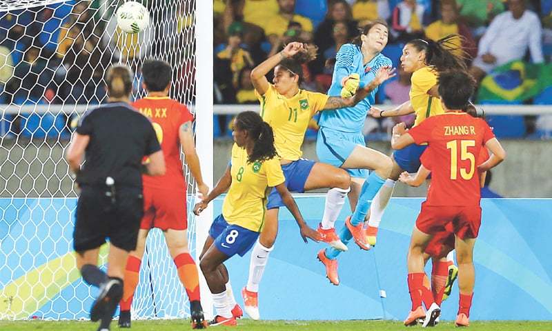 Brazil’s women footballers give hosts winning start - Newspaper - DAWN.COM