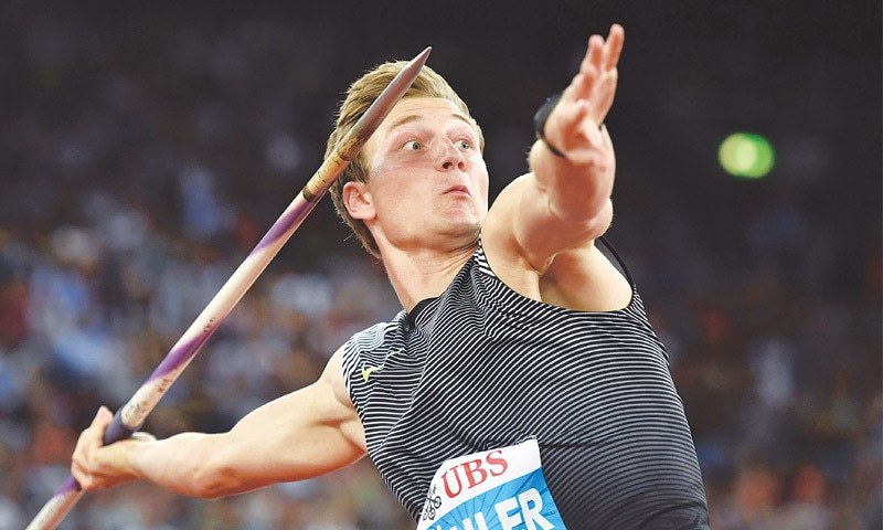 Thompson edges rivals in 200m, sets record - Newspaper - DAWN.COM