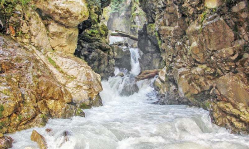 Kalam’s cave waterfall a new tourist attraction - Pakistan - DAWN.COM