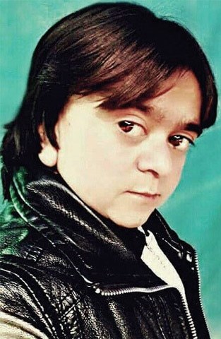 First film wins popularity for Pashto actor - Newspaper - DAWN.COM