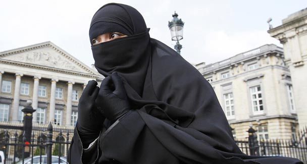 Swiss lawmakers approve step towards burqa ban - World - DAWN.COM