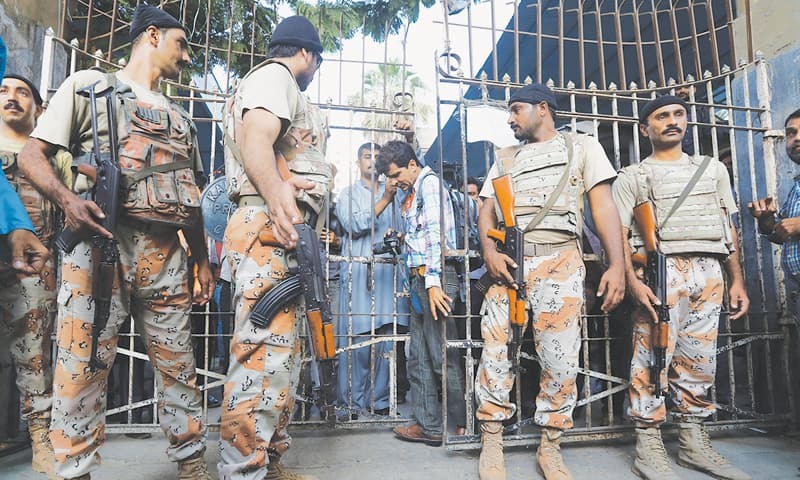 New Altaf aides appear, seek end to ‘anti-MQM’ operation - Newspaper ...