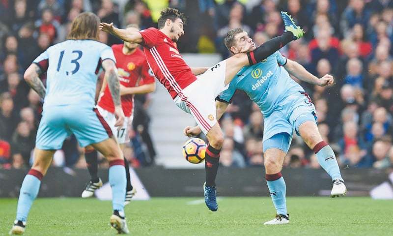 City, Arsenal forge ahead as Heaton thwarts United - Newspaper - DAWN.COM