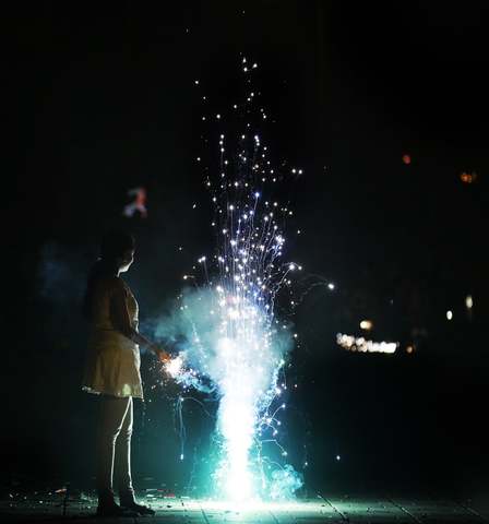 Diwali, the festival of lights, celebrated with smiles - DAWN.COM