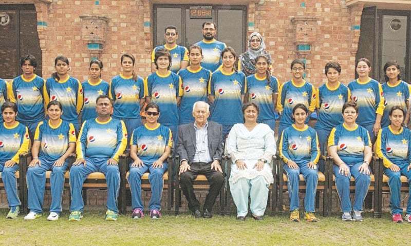 PCB chief meets women’s team ahead of NZ tour - Newspaper - DAWN.COM