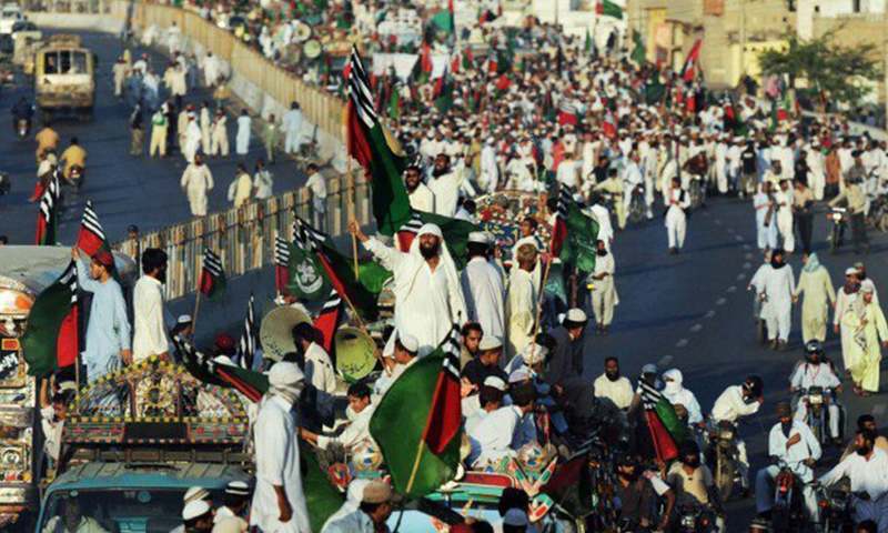 Karachi: Where walls tell tales of sectarian conflict - Herald