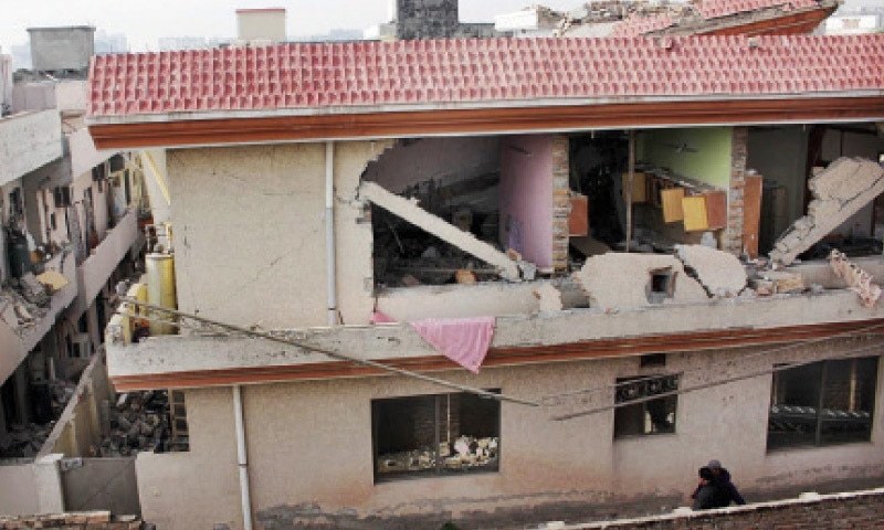 Three killed in gas-leak explosion - Newspaper - DAWN.COM