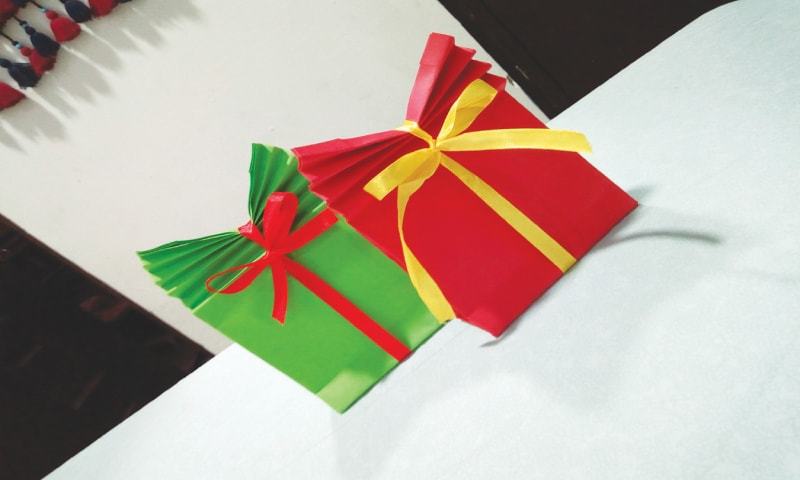 Wonder Craft: Paper gift-pack - Newspaper - DAWN.COM