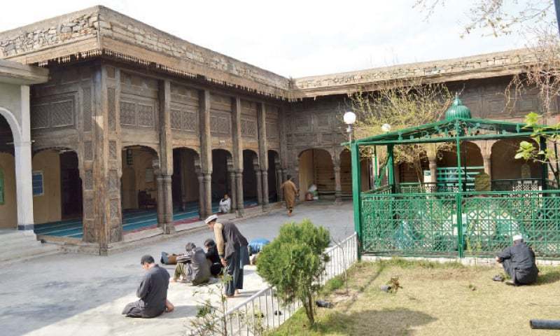 Ancient wooden mosque in Timergara still holds its grandeur - Newspaper ...